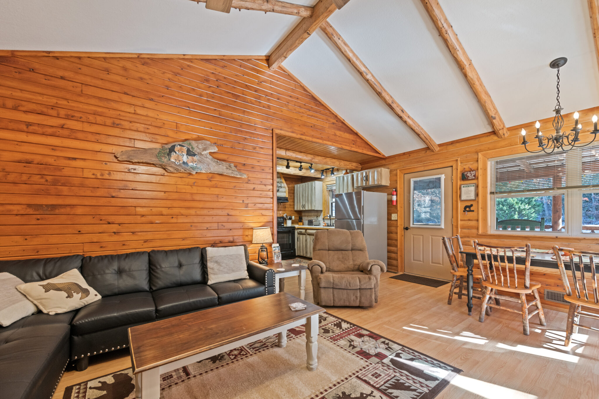 Fox Den - Lands Creek Log Cabins